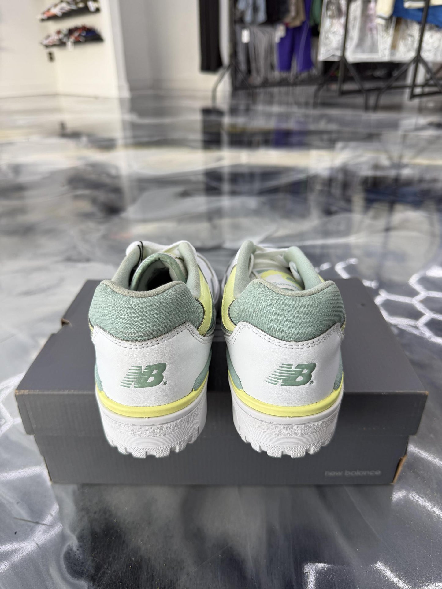 New Balance 550 "White Green" Size 7Y/8.5W – Grail Central